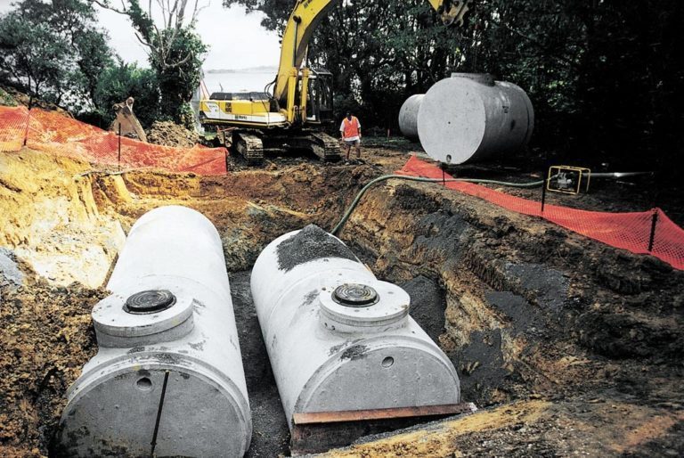 Hynds Retention Tank with Mul-T-Level™ Outlet - Hynds Pipe Systems Ltd.